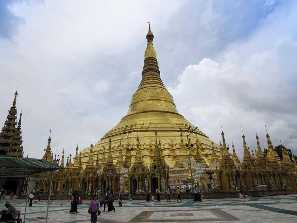 Step Back in Time with a Visit to Yangon! - The Captain & The Cook